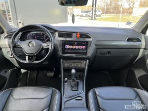 Black Volkswagen Tiguan 2018 in Taurage, with an engine capacity of 2.00 L and mileage of 138 thousand km for 18499 €, photo 15 on AUTOMOTO.COM.LV