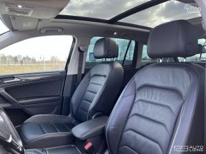 Black Volkswagen Tiguan 2018 in Taurage, with an engine capacity of 2.00 L and mileage of 138 thousand km for 18499 €, photo 27 on AUTOMOTO.COM.LV