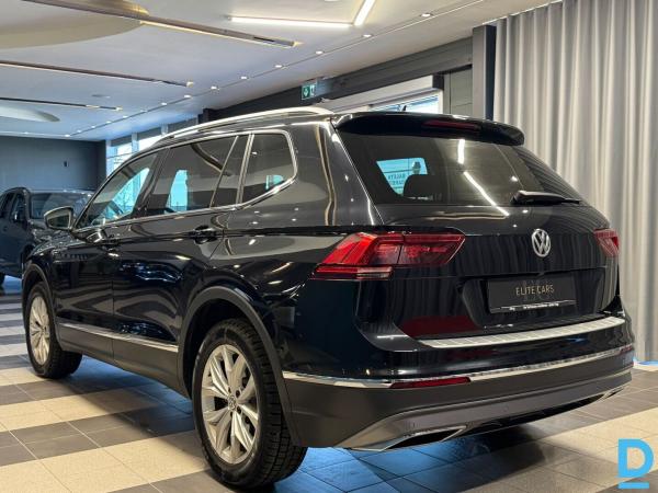Black Volkswagen Tiguan 2018 in Marupe, with an engine capacity of 2.00 L and mileage of 171 thousand km for 19990 €, photo 2 on AUTOMOTO.COM.LV