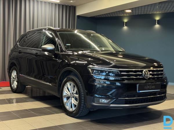 Black Volkswagen Tiguan 2018 in Marupe, with an engine capacity of 2.00 L and mileage of 171 thousand km for 19990 €, photo 4 on AUTOMOTO.COM.LV