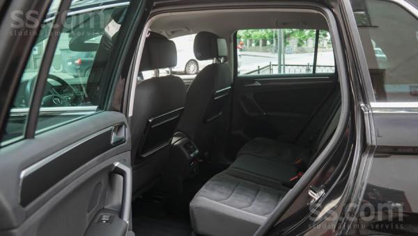 Black Volkswagen Tiguan 2018 in Riga, with an engine capacity of 2.00 L and mileage of 194 thousand km for 16950 €, photo 8 on AUTOMOTO.COM.LV