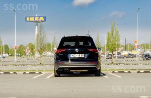 Melns Volkswagen Tiguan 2018 Rīga, ar dzinēja tilpumu 1.50 L un nobraukumu 195 tūkst. km par 12590 €, foto 7 vietnē AUTOMOTO.COM.LV