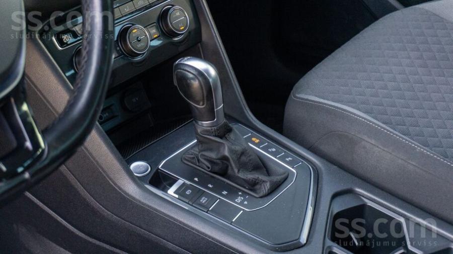 Melns Volkswagen Tiguan 2018 Rīga, ar dzinēja tilpumu 1.50 L un nobraukumu 195 tūkst. km par 12590 €, foto 15 vietnē AUTOMOTO.COM.LV