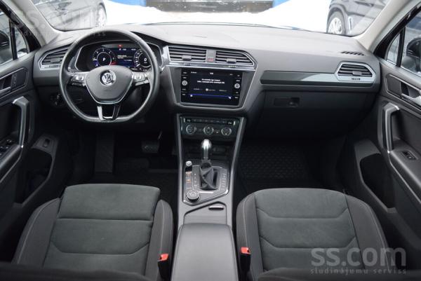 Black Volkswagen Tiguan 2018 in Riga, with an engine capacity of 2.00 L and mileage of 160 thousand km for 17500 €, photo 4 on AUTOMOTO.COM.LV
