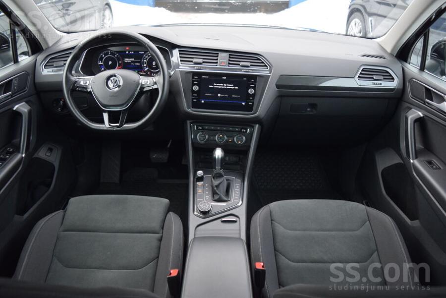 Black Volkswagen Tiguan 2018 in Riga, with an engine capacity of 2.00 L and mileage of 160 thousand km for 17500 €, photo 5 on AUTOMOTO.COM.LV