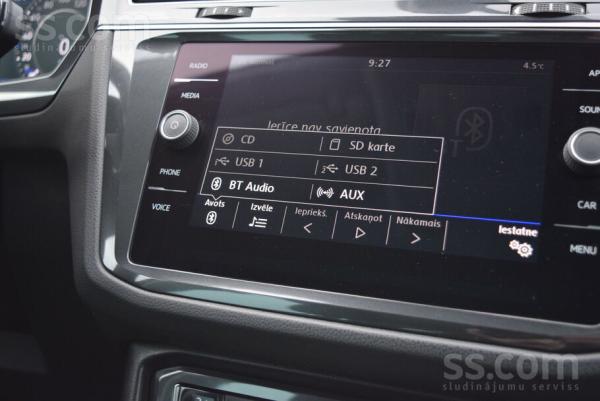 Black Volkswagen Tiguan 2018 in Riga, with an engine capacity of 2.00 L and mileage of 160 thousand km for 17500 €, photo 8 on AUTOMOTO.COM.LV