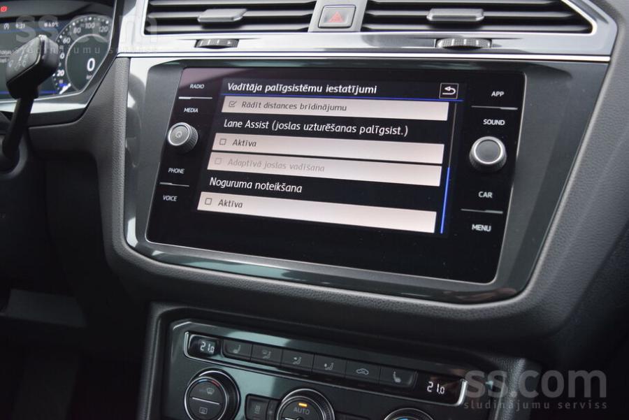 Black Volkswagen Tiguan 2018 in Riga, with an engine capacity of 2.00 L and mileage of 160 thousand km for 17500 €, photo 11 on AUTOMOTO.COM.LV