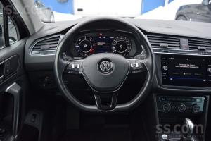 Black Volkswagen Tiguan 2018 in Riga, with an engine capacity of 2.00 L and mileage of 160 thousand km for 17500 €, photo 14 on AUTOMOTO.COM.LV