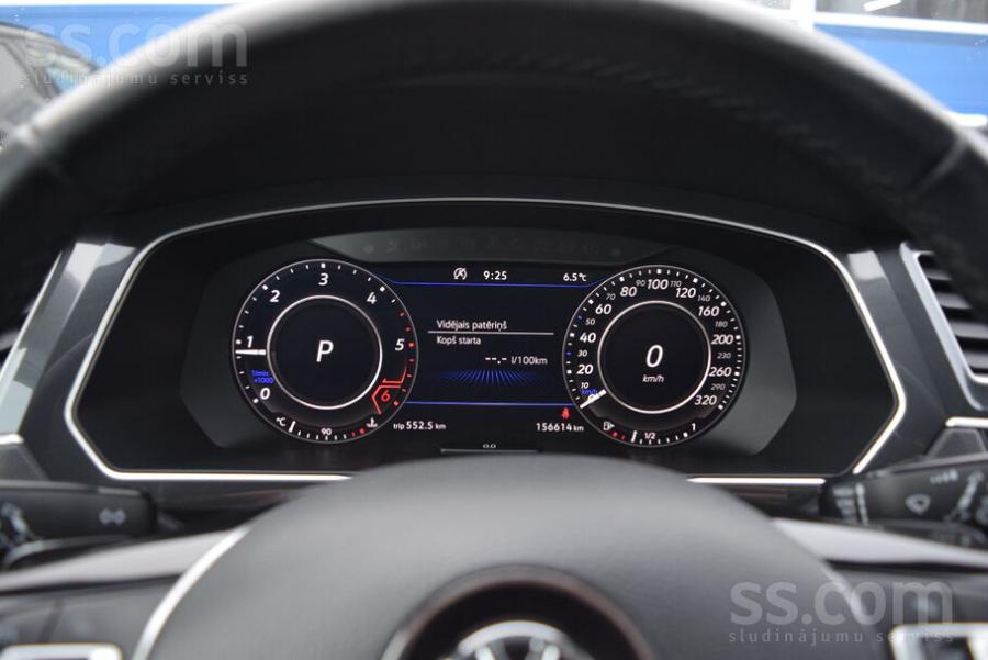 Black Volkswagen Tiguan 2018 in Riga, with an engine capacity of 2.00 L and mileage of 160 thousand km for 17500 €, photo 15 on AUTOMOTO.COM.LV