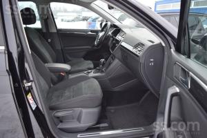 Black Volkswagen Tiguan 2018 in Riga, with an engine capacity of 2.00 L and mileage of 160 thousand km for 17500 €, photo 16 on AUTOMOTO.COM.LV