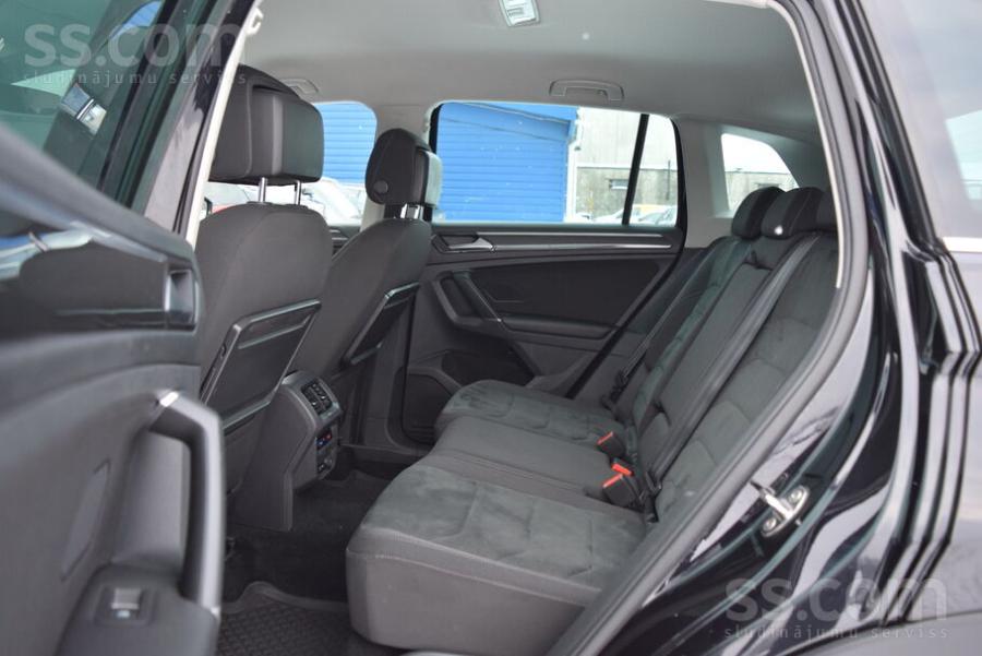 Black Volkswagen Tiguan 2018 in Riga, with an engine capacity of 2.00 L and mileage of 160 thousand km for 17500 €, photo 17 on AUTOMOTO.COM.LV