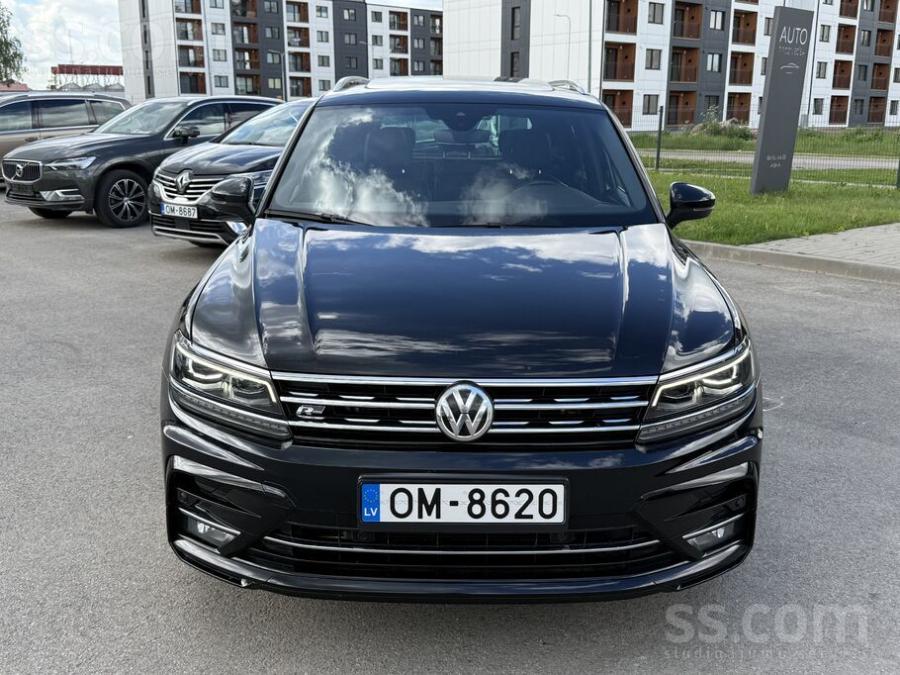 Black Volkswagen Tiguan 2018 in Jelgava, with an engine capacity of 2.00 L and mileage of 0 thousand km for 17950 €, photo 6 on AUTOMOTO.COM.LV