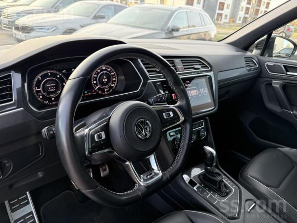 Black Volkswagen Tiguan 2018 in Jelgava, with an engine capacity of 2.00 L and mileage of 0 thousand km for 17950 €, photo 8 on AUTOMOTO.COM.LV