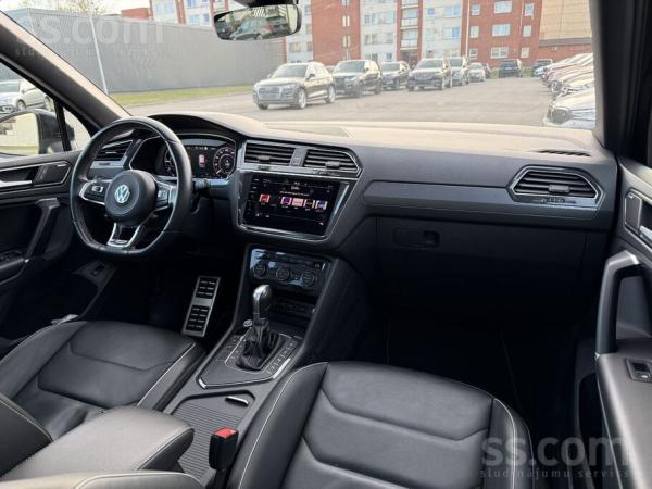 Black Volkswagen Tiguan 2018 in Jelgava, with an engine capacity of 2.00 L and mileage of 0 thousand km for 17950 €, photo 10 on AUTOMOTO.COM.LV