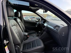 Black Volkswagen Tiguan 2018 in Jelgava, with an engine capacity of 2.00 L and mileage of 0 thousand km for 17950 €, photo 12 on AUTOMOTO.COM.LV