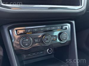 Black Volkswagen Tiguan 2018 in Jelgava, with an engine capacity of 2.00 L and mileage of 0 thousand km for 17950 €, photo 19 on AUTOMOTO.COM.LV