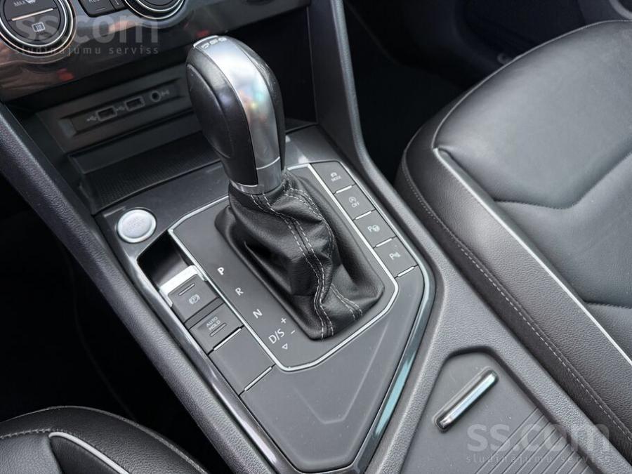 Black Volkswagen Tiguan 2018 in Jelgava, with an engine capacity of 2.00 L and mileage of 0 thousand km for 17950 €, photo 20 on AUTOMOTO.COM.LV