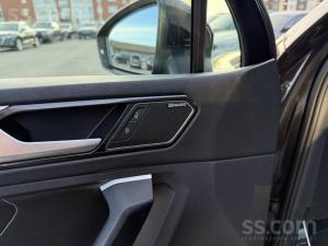 Black Volkswagen Tiguan 2018 in Jelgava, with an engine capacity of 2.00 L and mileage of 0 thousand km for 17950 €, photo 28 on AUTOMOTO.COM.LV