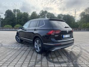 Melns Volkswagen Tiguan 2018 Rīga, ar dzinēja tilpumu 2.00 L un nobraukumu 151 tūkst. km par 23500 €, foto 5 vietnē AUTOMOTO.COM.LV