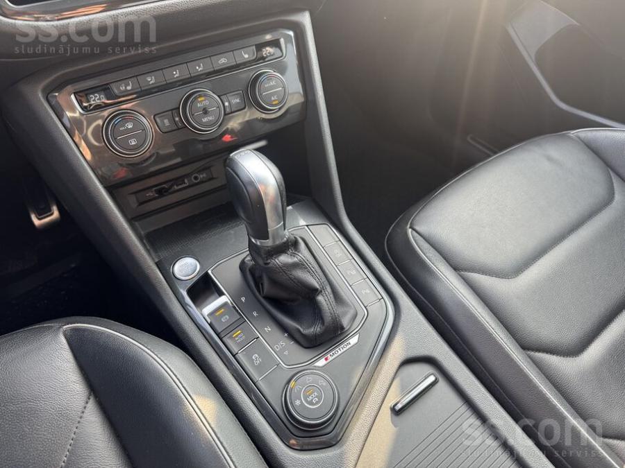 Melns Volkswagen Tiguan 2018 Rīga, ar dzinēja tilpumu 2.00 L un nobraukumu 151 tūkst. km par 23500 €, foto 15 vietnē AUTOMOTO.COM.LV