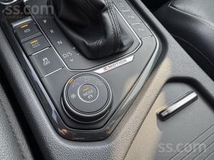 Melns Volkswagen Tiguan 2018 Rīga, ar dzinēja tilpumu 2.00 L un nobraukumu 151 tūkst. km par 23500 €, foto 16 vietnē AUTOMOTO.COM.LV
