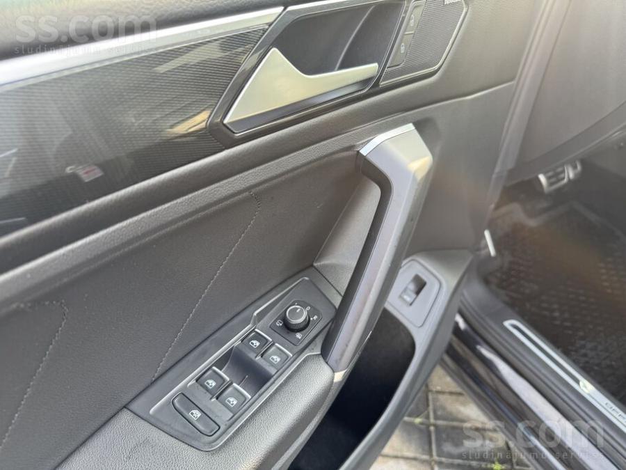 Melns Volkswagen Tiguan 2018 Rīga, ar dzinēja tilpumu 2.00 L un nobraukumu 151 tūkst. km par 23500 €, foto 18 vietnē AUTOMOTO.COM.LV