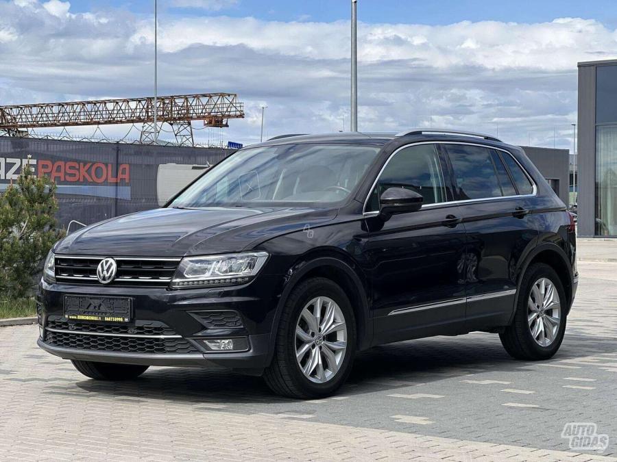 Black Volkswagen Tiguan 2018 in Siauliai, with an engine capacity of 2.00 L and mileage of 269 thousand km for 16500 €, photo 3 on AUTOMOTO.COM.LV