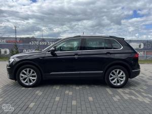 Black Volkswagen Tiguan 2018 in Siauliai, with an engine capacity of 2.00 L and mileage of 269 thousand km for 16500 €, photo 6 on AUTOMOTO.COM.LV