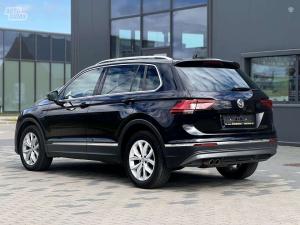 Black Volkswagen Tiguan 2018 in Siauliai, with an engine capacity of 2.00 L and mileage of 269 thousand km for 16500 €, photo 9 on AUTOMOTO.COM.LV