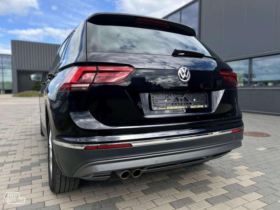 Black Volkswagen Tiguan 2018 in Siauliai, with an engine capacity of 2.00 L and mileage of 269 thousand km for 16500 €, photo 10 on AUTOMOTO.COM.LV