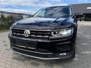 Black Volkswagen Tiguan 2018 in Siauliai, with an engine capacity of 2.00 L and mileage of 269 thousand km for 16500 €, photo 11 on AUTOMOTO.COM.LV