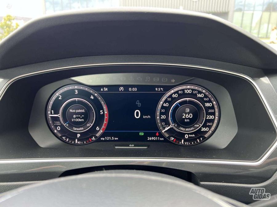Black Volkswagen Tiguan 2018 in Siauliai, with an engine capacity of 2.00 L and mileage of 269 thousand km for 16500 €, photo 17 on AUTOMOTO.COM.LV