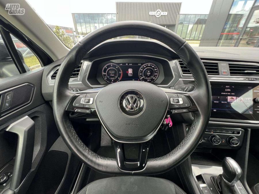 Black Volkswagen Tiguan 2018 in Siauliai, with an engine capacity of 2.00 L and mileage of 269 thousand km for 16500 €, photo 18 on AUTOMOTO.COM.LV