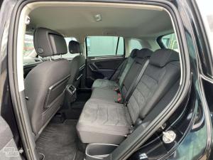 Black Volkswagen Tiguan 2018 in Siauliai, with an engine capacity of 2.00 L and mileage of 269 thousand km for 16500 €, photo 27 on AUTOMOTO.COM.LV