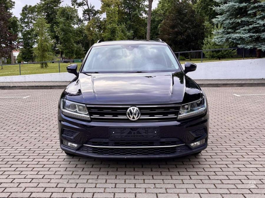 Melns Volkswagen Tiguan 2018 Jurbarkas, ar dzinēja tilpumu 1.97 L un nobraukumu 176 tūkst. km par 15999 €, foto 3 vietnē AUTOMOTO.COM.LV
