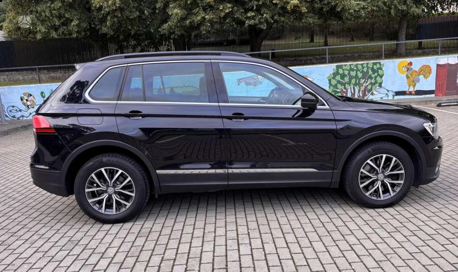 Melns Volkswagen Tiguan 2018 Jurbarkas, ar dzinēja tilpumu 1.97 L un nobraukumu 176 tūkst. km par 15999 €, foto 5 vietnē AUTOMOTO.COM.LV