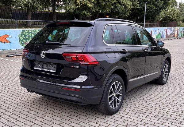 Melns Volkswagen Tiguan 2018 Jurbarkas, ar dzinēja tilpumu 1.97 L un nobraukumu 176 tūkst. km par 15999 €, foto 5 vietnē AUTOMOTO.COM.LV