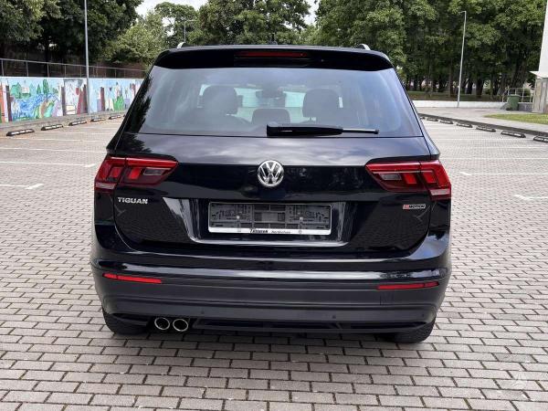 Melns Volkswagen Tiguan 2018 Jurbarkas, ar dzinēja tilpumu 1.97 L un nobraukumu 176 tūkst. km par 15999 €, foto 6 vietnē AUTOMOTO.COM.LV