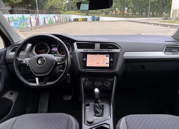 Melns Volkswagen Tiguan 2018 Jurbarkas, ar dzinēja tilpumu 1.97 L un nobraukumu 176 tūkst. km par 15999 €, foto 10 vietnē AUTOMOTO.COM.LV