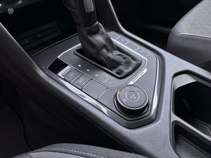 Melns Volkswagen Tiguan 2018 Jurbarkas, ar dzinēja tilpumu 1.97 L un nobraukumu 176 tūkst. km par 15999 €, foto 13 vietnē AUTOMOTO.COM.LV