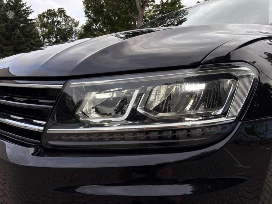 Melns Volkswagen Tiguan 2018 Jurbarkas, ar dzinēja tilpumu 1.97 L un nobraukumu 176 tūkst. km par 15999 €, foto 16 vietnē AUTOMOTO.COM.LV
