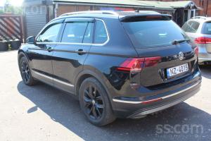 Melns Volkswagen Tiguan 2018 Liepāja, ar dzinēja tilpumu 2.00 L un nobraukumu 232 tūkst. km par 14900 €, foto 4 vietnē AUTOMOTO.COM.LV