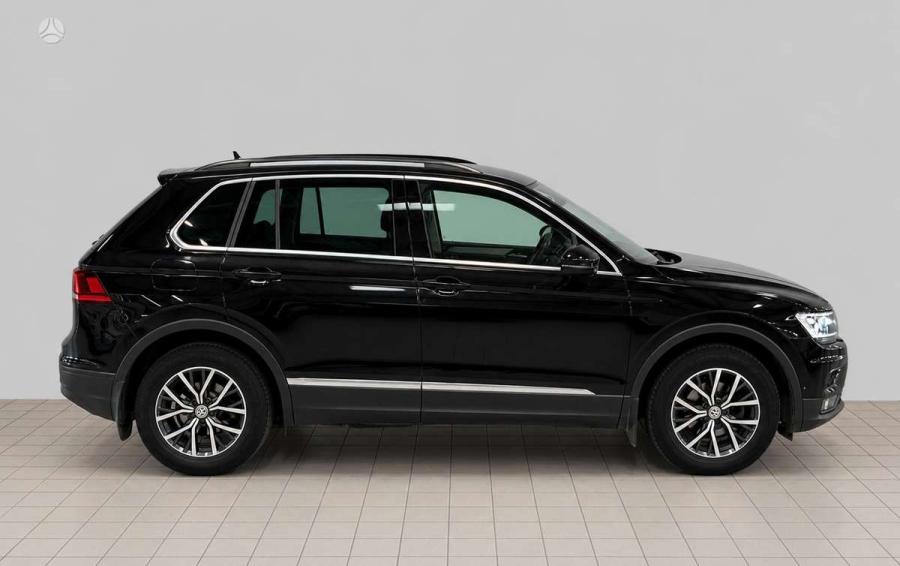 Melns Volkswagen Tiguan 2018 Kauņa, ar dzinēja tilpumu 1.97 L un nobraukumu 148 tūkst. km par 17800 €, foto 4 vietnē AUTOMOTO.COM.LV