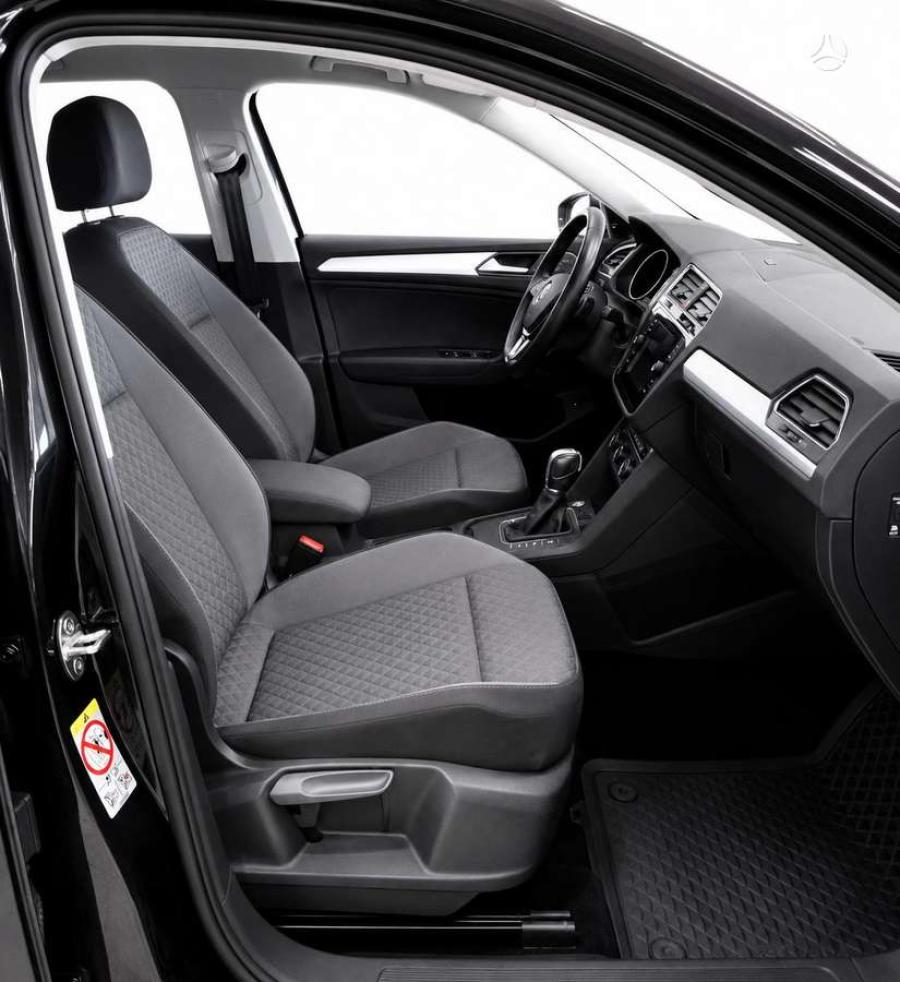 Melns Volkswagen Tiguan 2018 Kauņa, ar dzinēja tilpumu 1.97 L un nobraukumu 148 tūkst. km par 17800 €, foto 9 vietnē AUTOMOTO.COM.LV