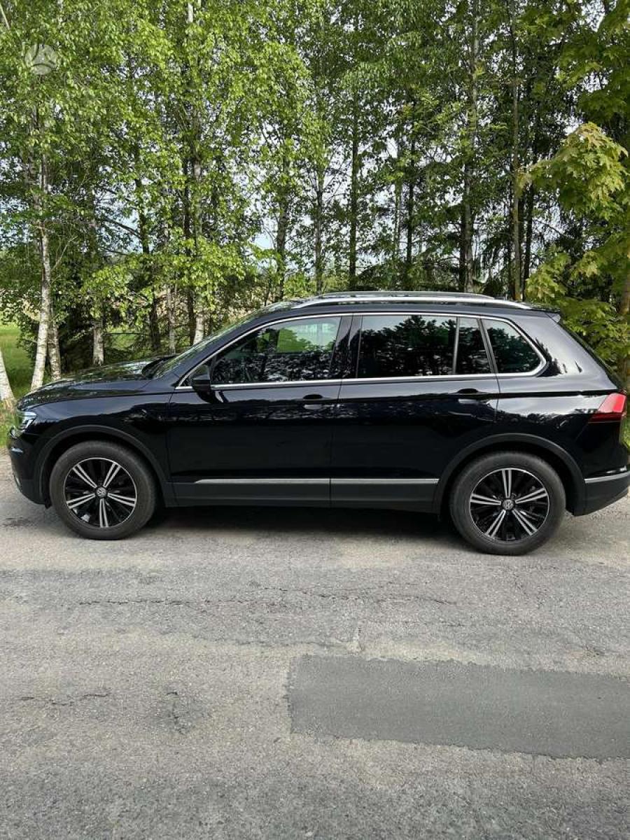 Melns Volkswagen Tiguan 2018 Joniškis, ar dzinēja tilpumu 1.97 L un nobraukumu 76 tūkst. km par 20990 €, foto 1 vietnē AUTOMOTO.COM.LV