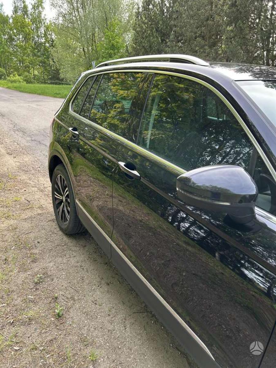 Melns Volkswagen Tiguan 2018 Joniškis, ar dzinēja tilpumu 1.97 L un nobraukumu 76 tūkst. km par 20990 €, foto 10 vietnē AUTOMOTO.COM.LV