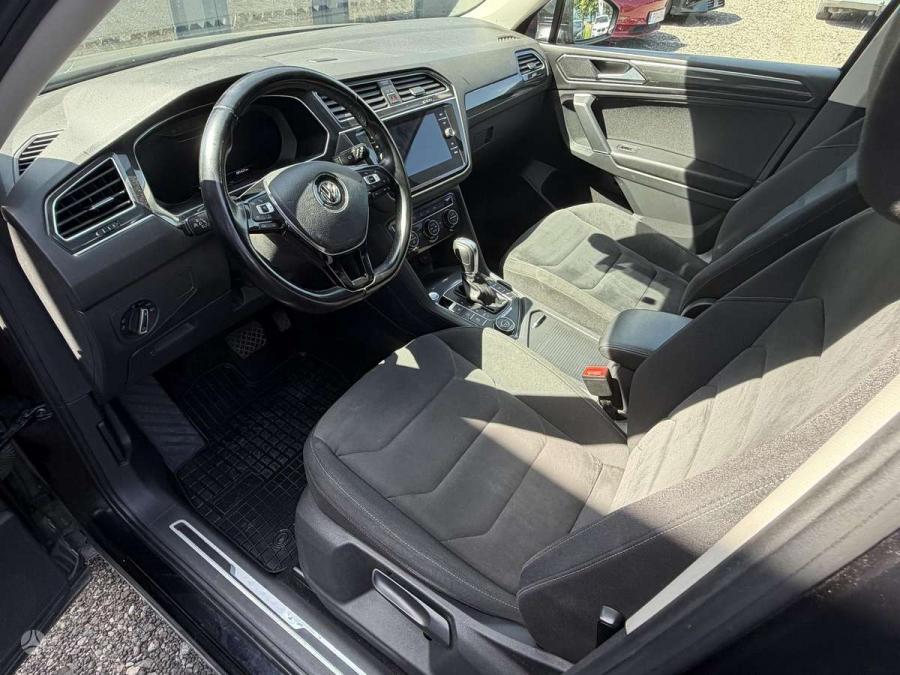 Melns Volkswagen Tiguan 2018 Kauņa, ar dzinēja tilpumu 2.00 L un nobraukumu 281 tūkst. km par 14950 €, foto 18 vietnē AUTOMOTO.COM.LV