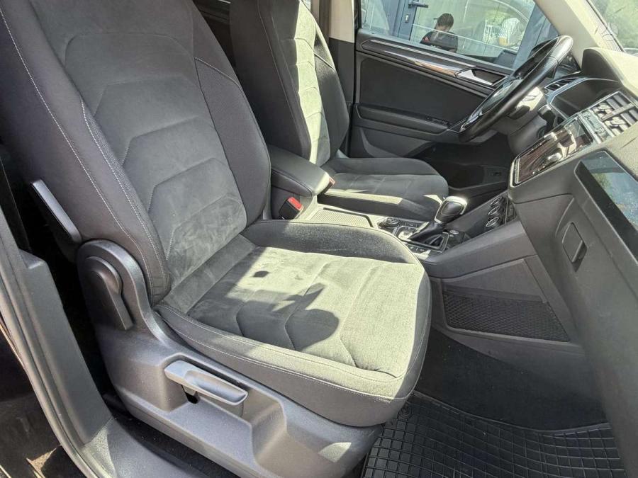 Melns Volkswagen Tiguan 2018 Kauņa, ar dzinēja tilpumu 2.00 L un nobraukumu 281 tūkst. km par 14950 €, foto 30 vietnē AUTOMOTO.COM.LV