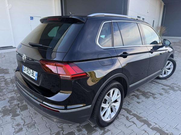 Melns Volkswagen Tiguan 2018 Viļņa, ar dzinēja tilpumu 1.97 L un nobraukumu 266 tūkst. km par 14500 €, foto 8 vietnē AUTOMOTO.COM.LV