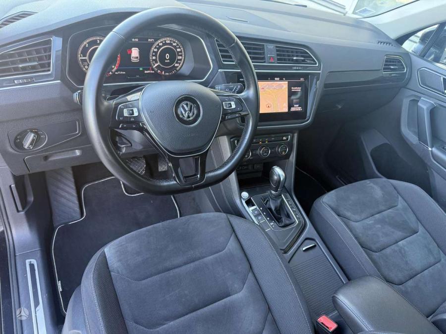 Melns Volkswagen Tiguan 2018 Viļņa, ar dzinēja tilpumu 1.97 L un nobraukumu 266 tūkst. km par 14500 €, foto 18 vietnē AUTOMOTO.COM.LV
